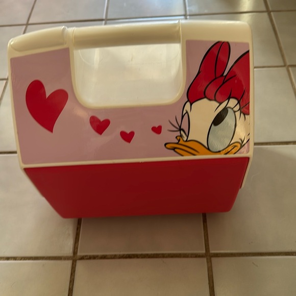 Igloo | Kitchen | Igloo Disney Daisy Duck Cooler | Poshmark